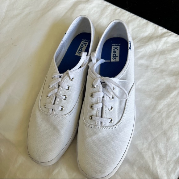Keds | Shoes | Keds White Canvas Sneakers Size 9 | Poshmark